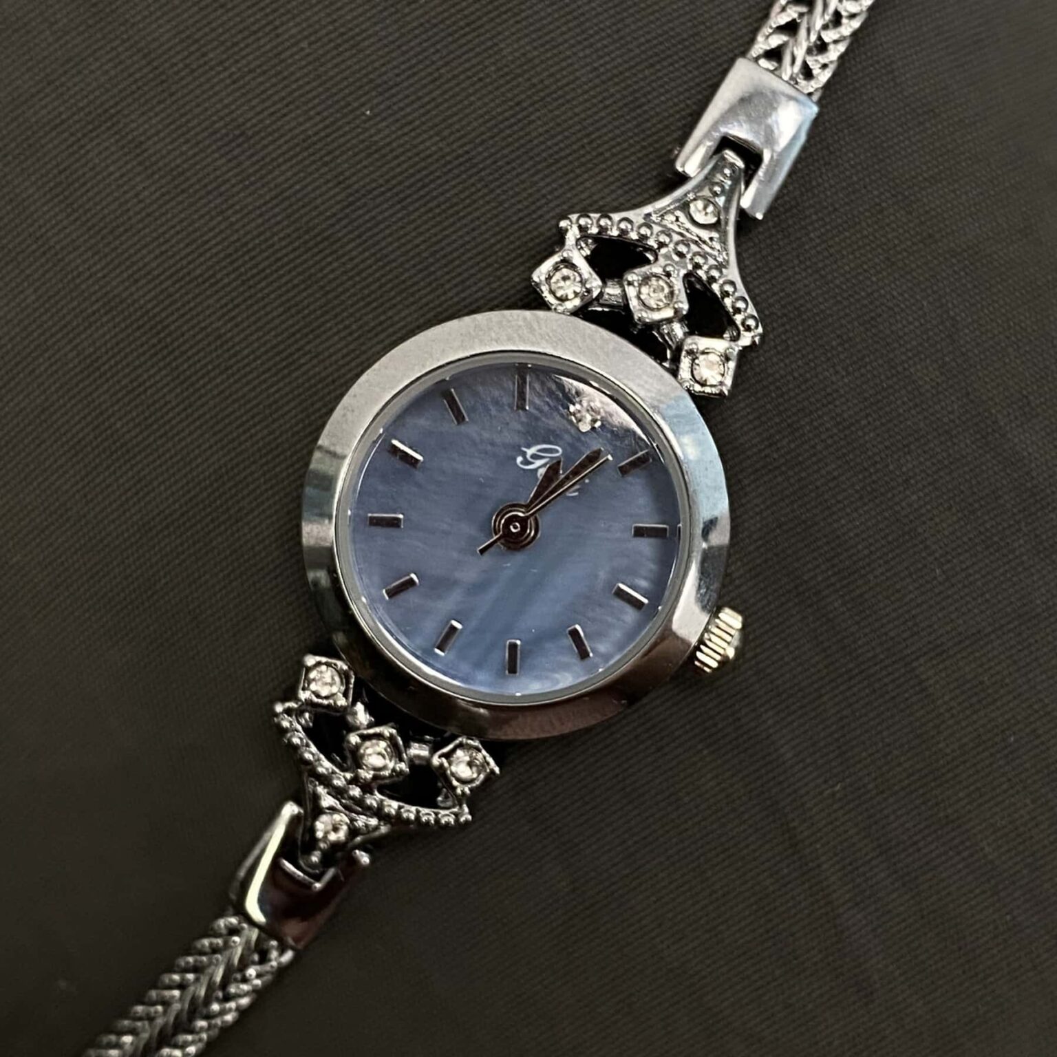 Chic Round Small Face Thin Bracelet Watch - WatchwithSun-Dainty & Chic ...