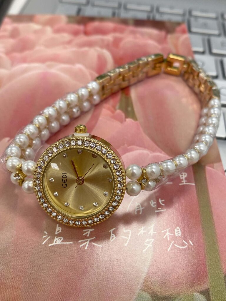 Dainty Round Face Pearl Chain Women's Watch - WatchwithSun-Dainty ...