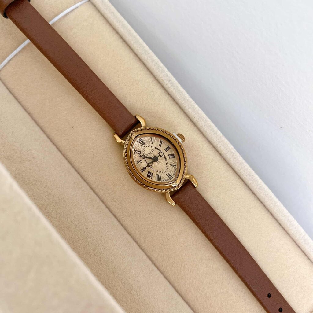 Vintage Brown Bucket-Shaped Leather Watch - WatchwithSun-Dainty & Chic ...