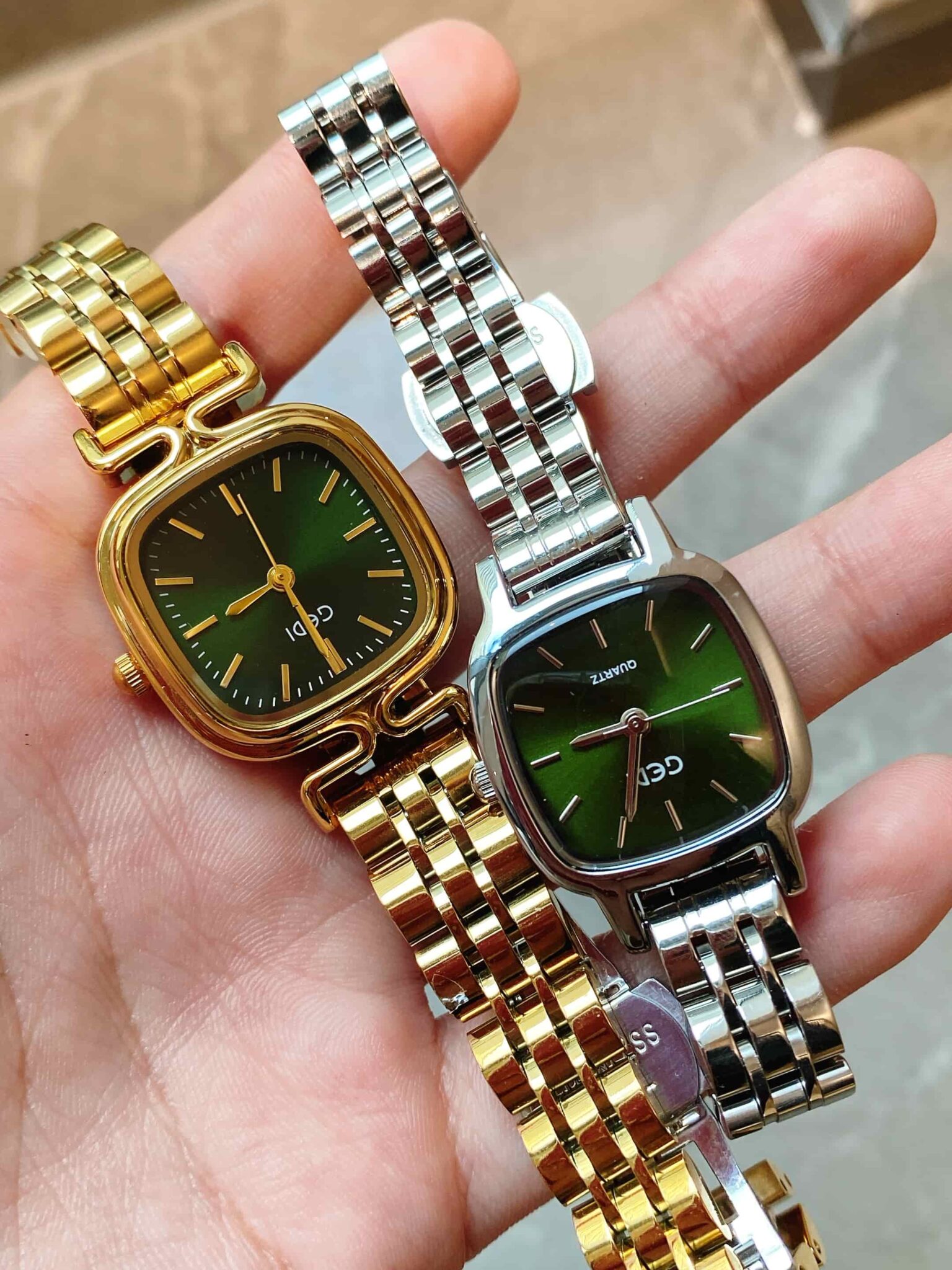 Chic Square Emerald Green Dial Bracelet Watch - WatchwithSun-Dainty ...
