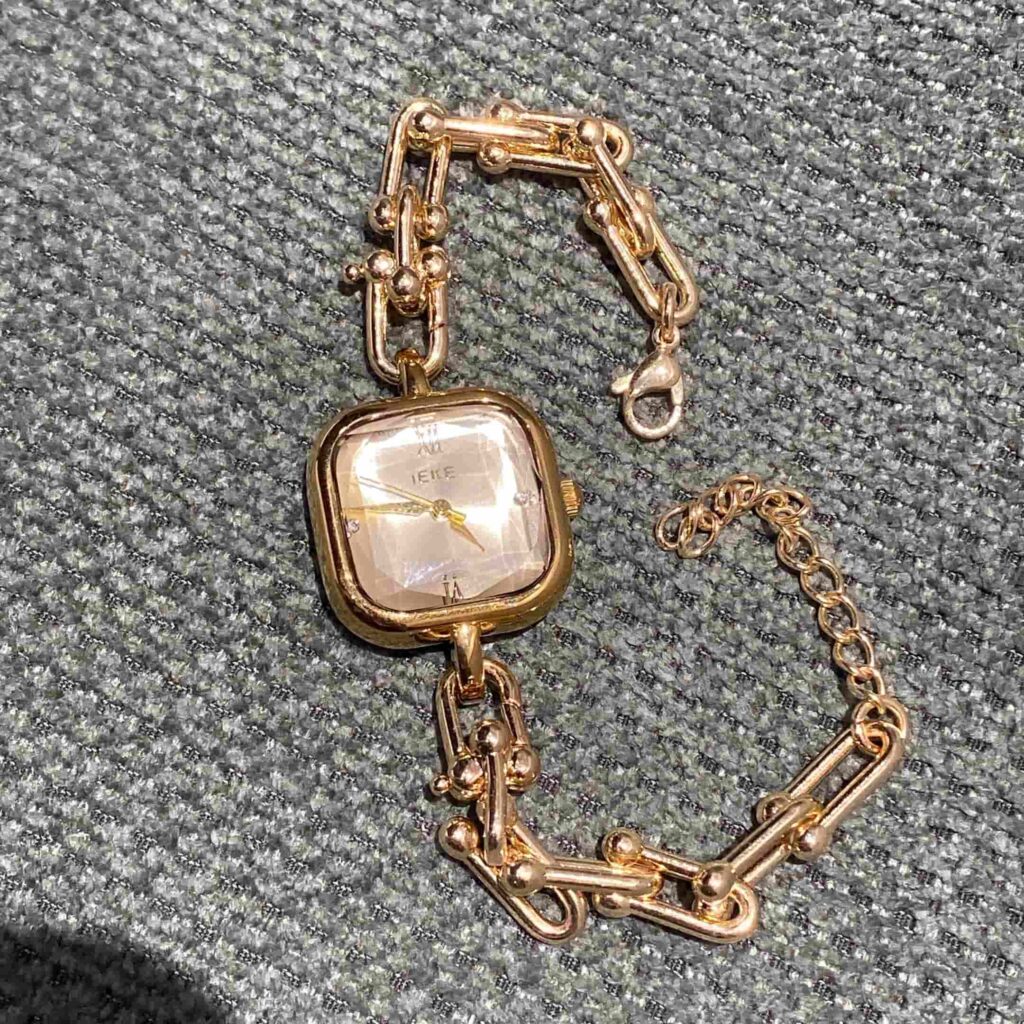 Cool Square Women's Silver/Gold Bracelet Watch - WatchwithSun-Dainty ...