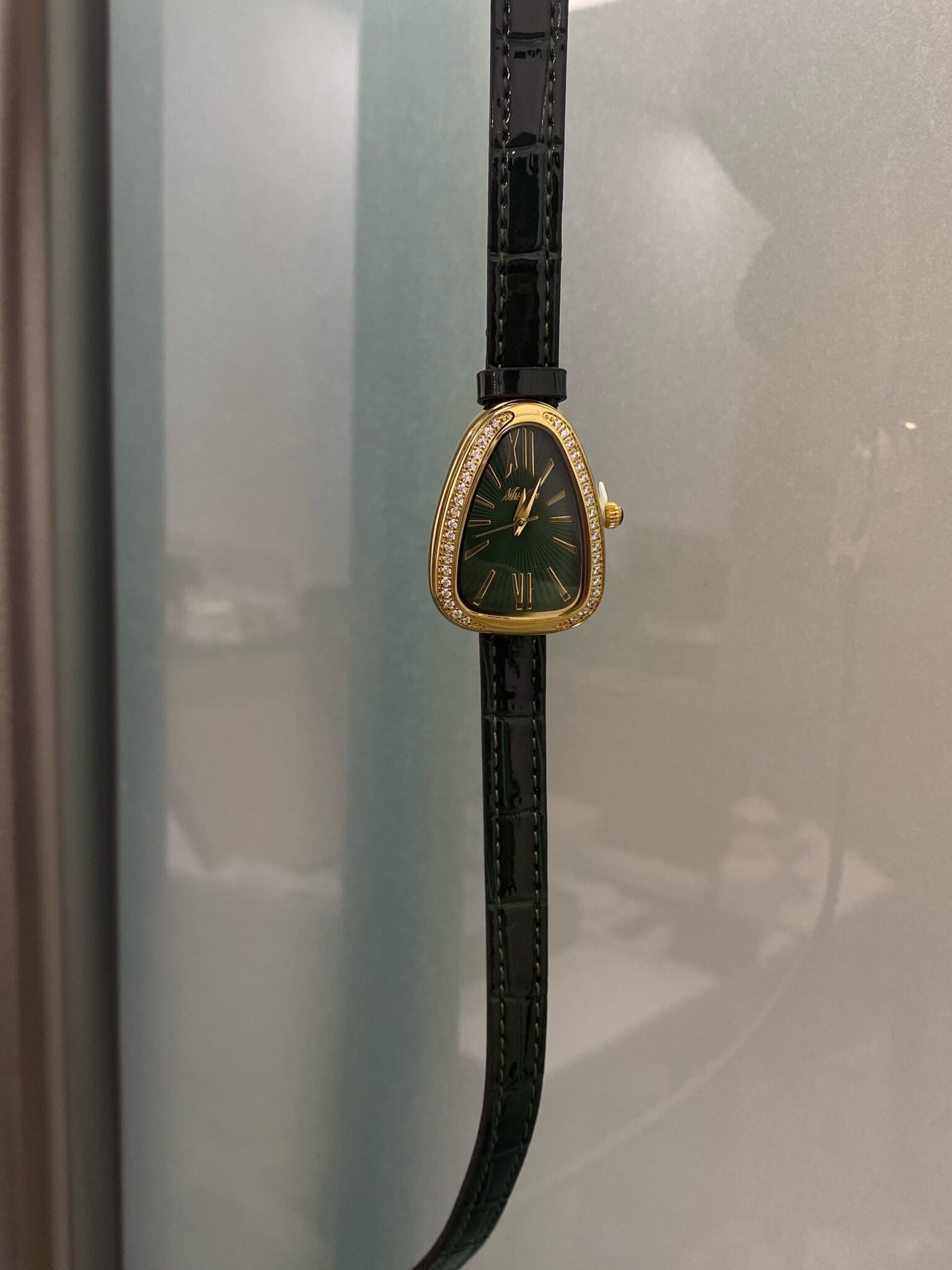 Vintage Green Face Snake Head Shape Leather Watch - WatchwithSun-Dainty ...