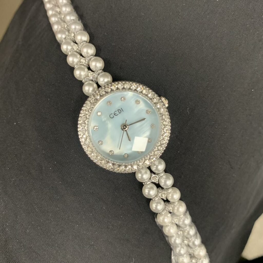 Dainty Round Face Pearl Chain Women's Watch - WatchwithSun-Dainty ...