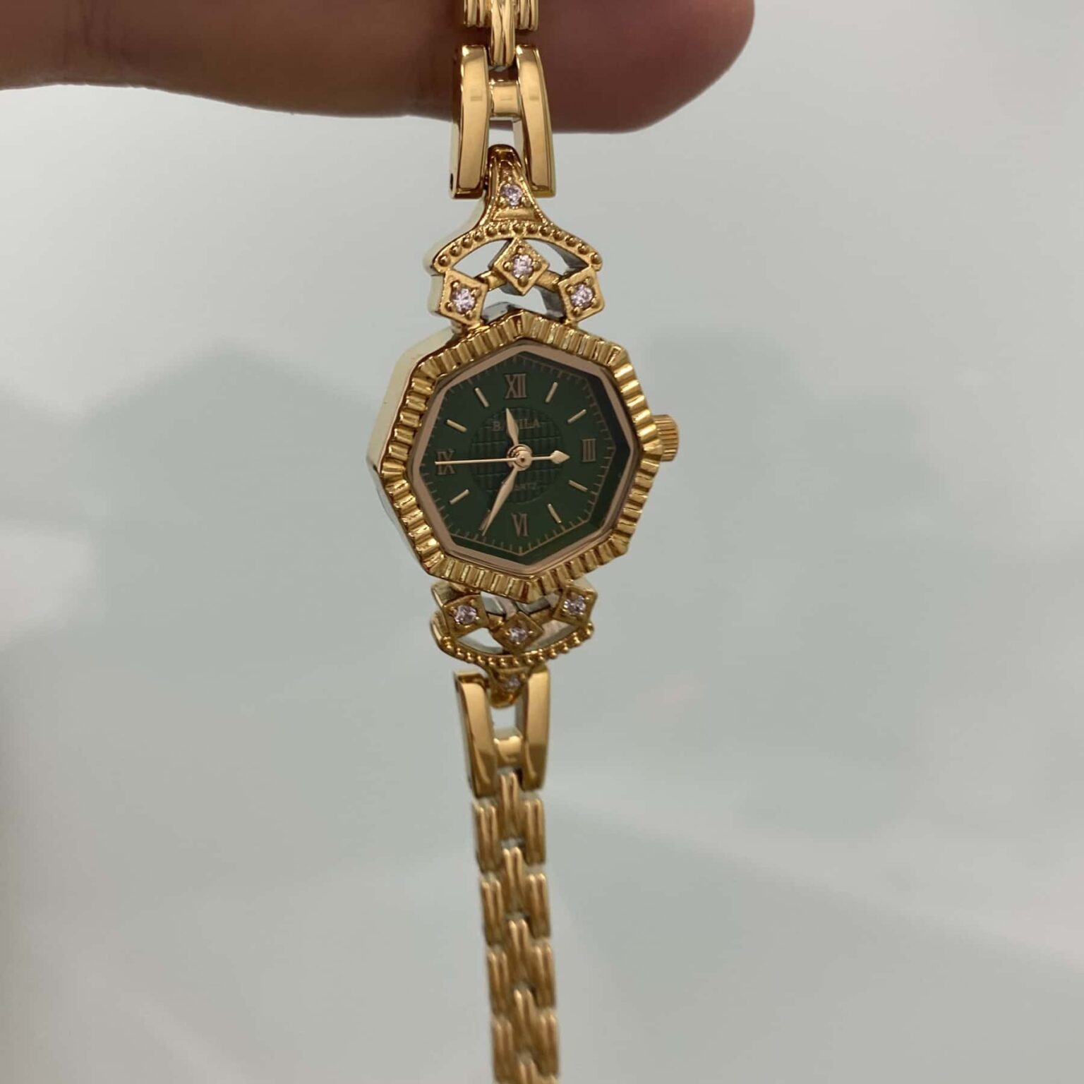 Vintage Style Emerald Green Color Dial Gold Bracelet Watch ...