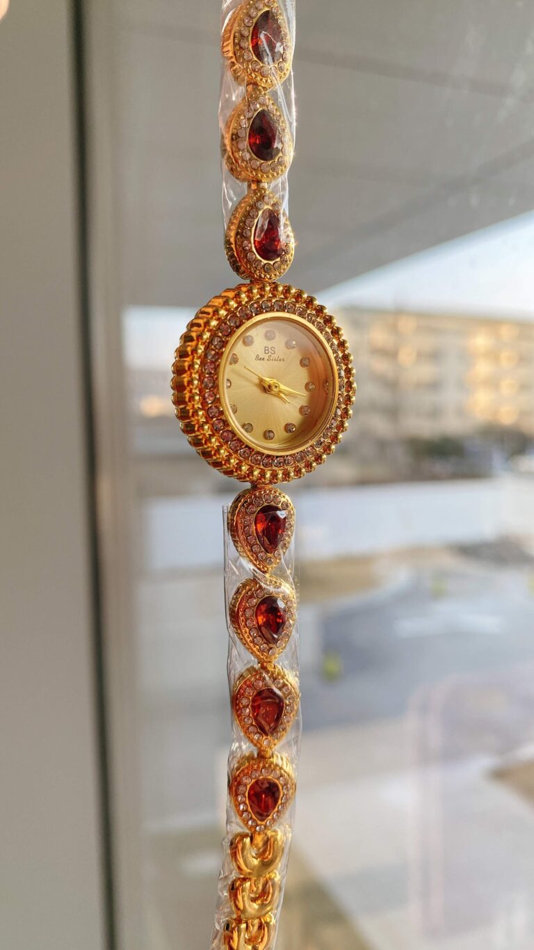 Vintage Style Red Zircon Round Face Watch For Ladies - WatchwithSun ...