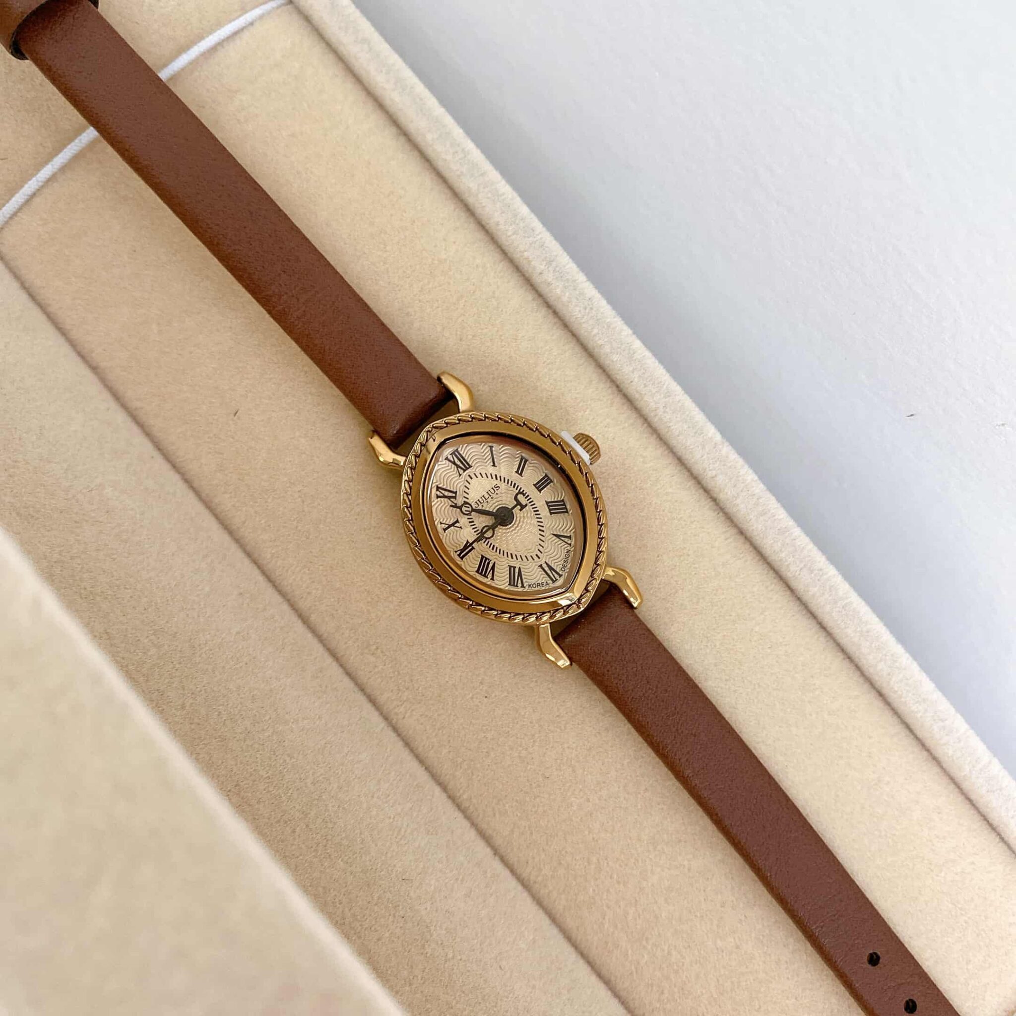 Vintage Brown Bucket-Shaped Leather Watch - WatchwithSun-Dainty & Chic ...