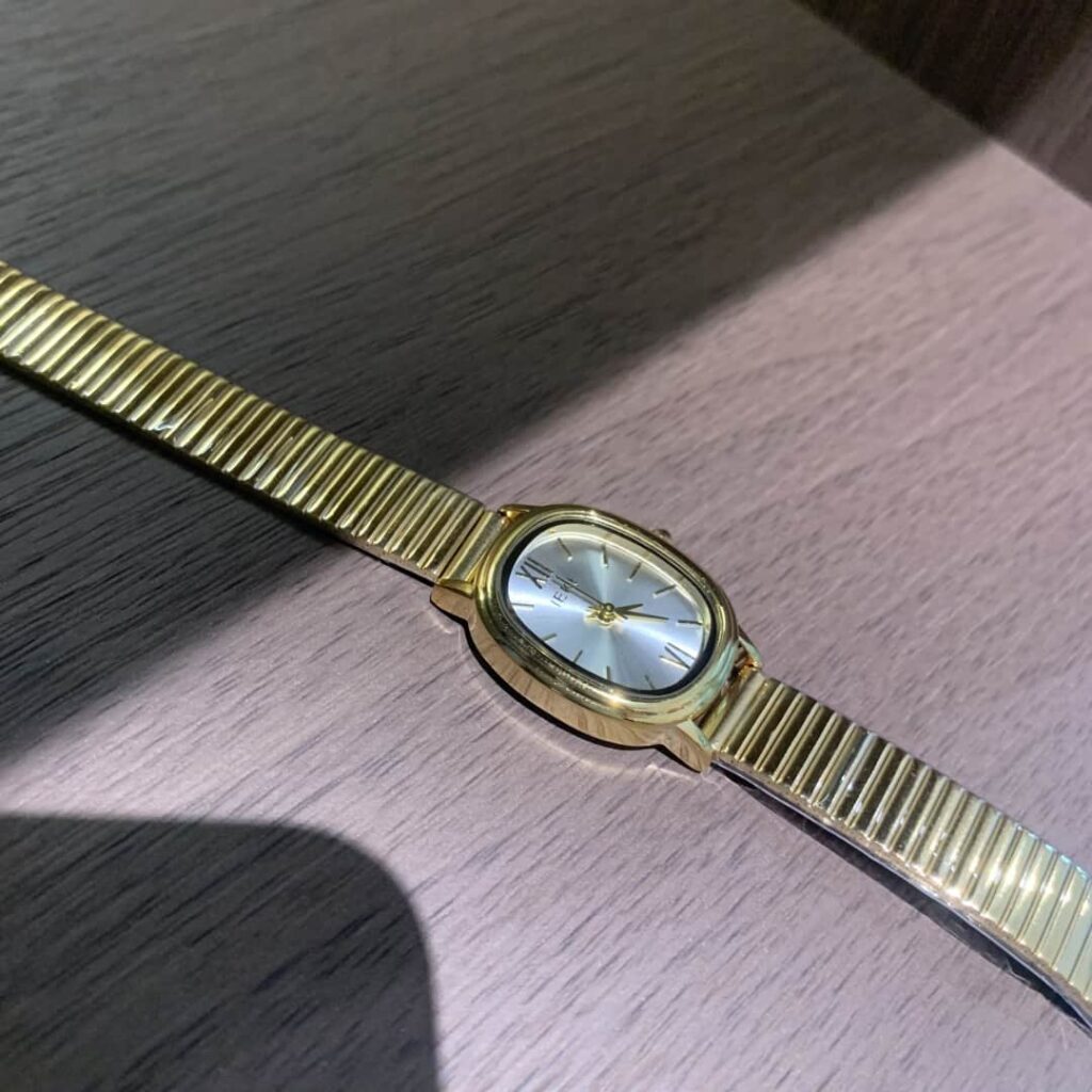 Vintage Gold/Silver Square Face Bracelet Watch - WatchwithSun-Dainty ...