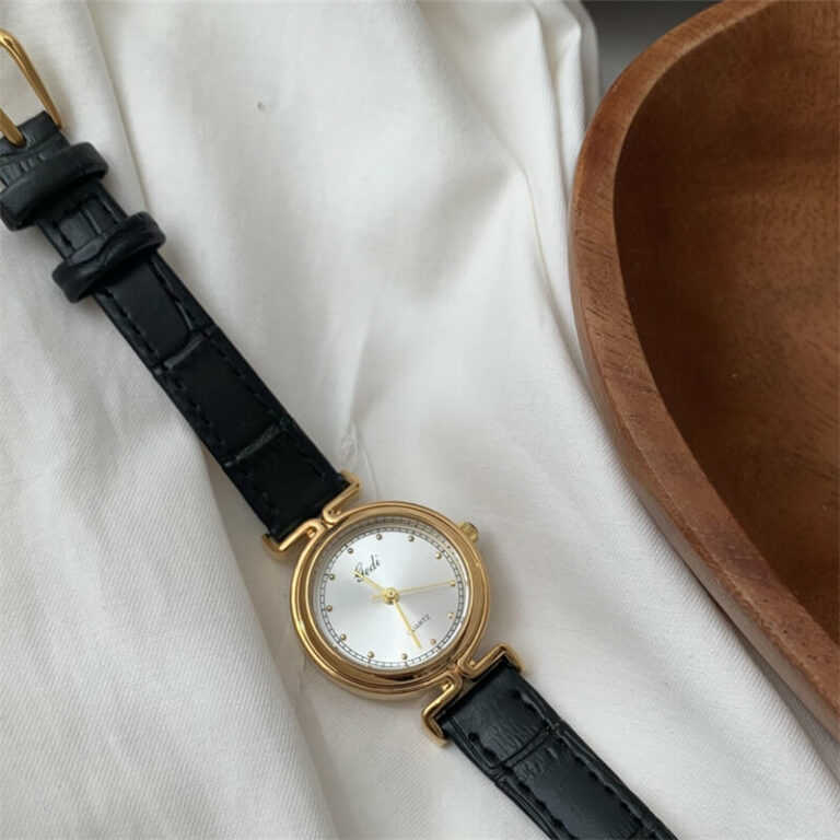 Retro Emerald Green Dial Round Leather Watch - WatchwithSun-Dainty ...