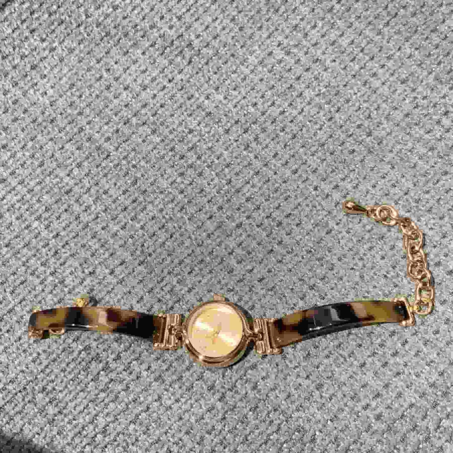 Irregular Resin Small Round Face Bracelet Watch - WatchwithSun-Dainty ...