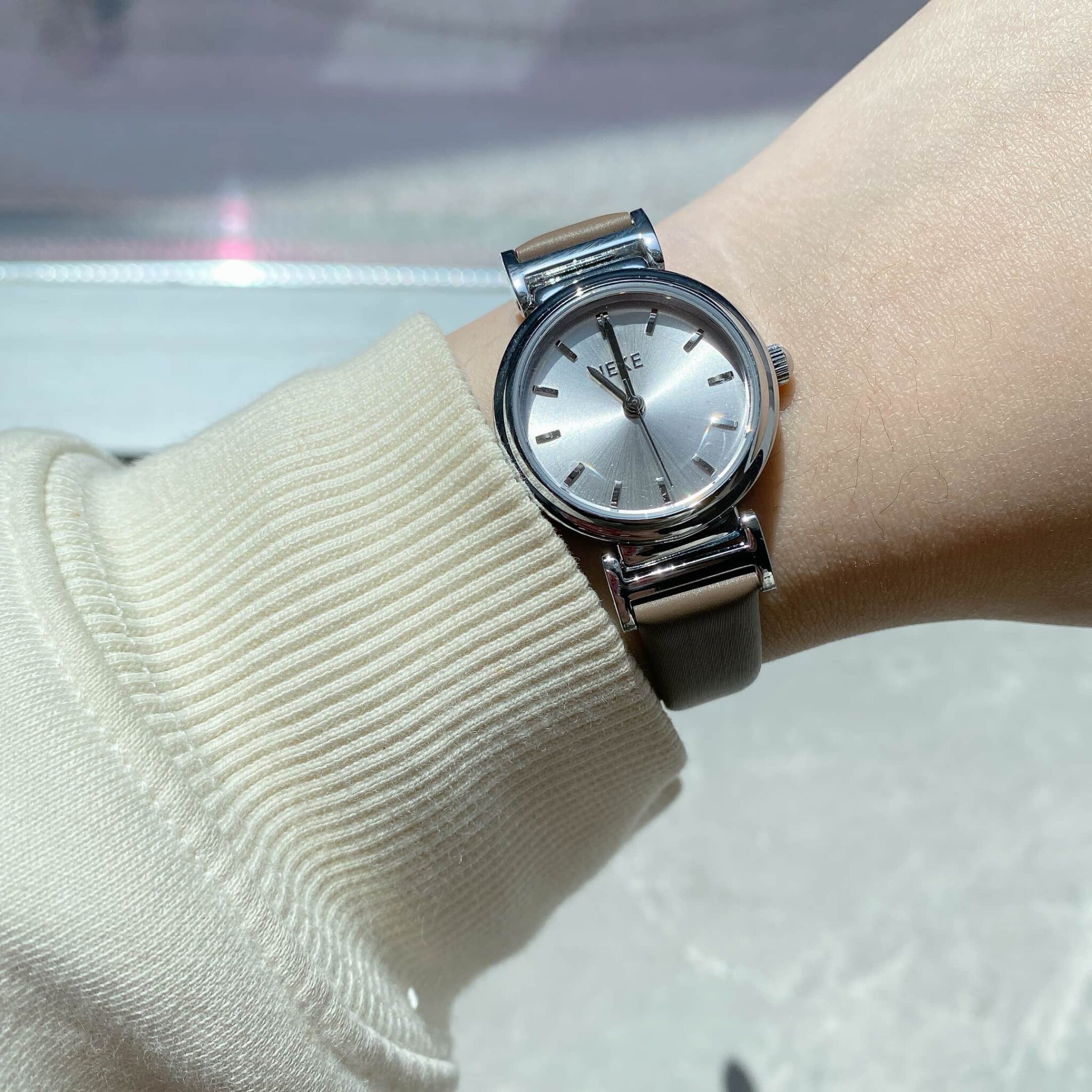 Vintage Style Black/Brown/White Leather Round Face Watch - WatchwithSun ...