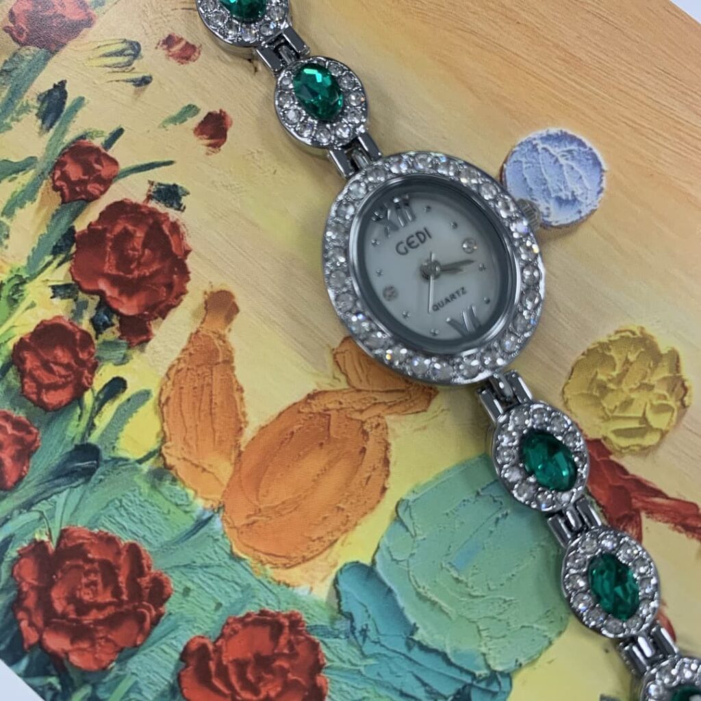 Vintage Style Green Zircon Bracelet Watch - WatchwithSun-Dainty & Chic ...