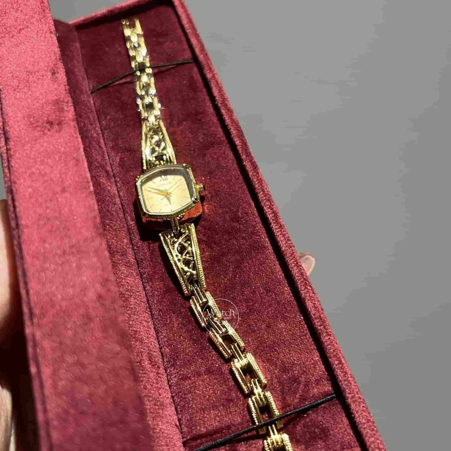 Vintage Emerald Green Velvet Watch Gift Box - WatchwithSun-Dainty ...