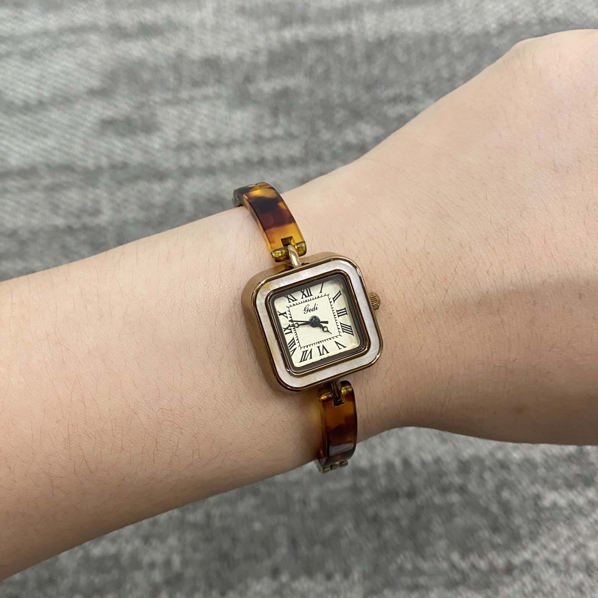 Vintage Style Gold Square Face Bracelet Watch For Women - WatchwithSun ...