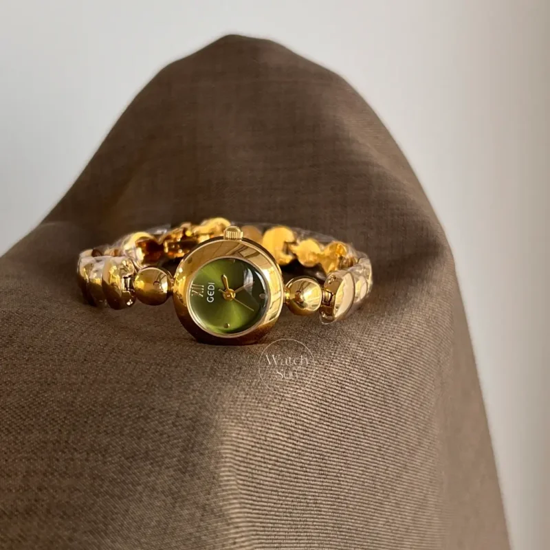 Retro Round Face Olive Green Dial Gold Bracelet Ladies Watch ...