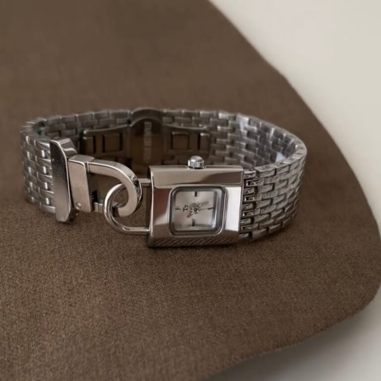 Chic Lock Shaped Stainless Steel Bracelet Watch - WatchwithSun-Dainty ...