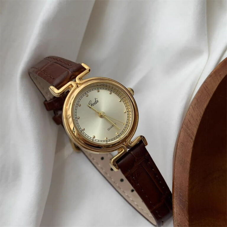 Retro Emerald Green Dial Round Leather Watch - WatchwithSun-Dainty ...