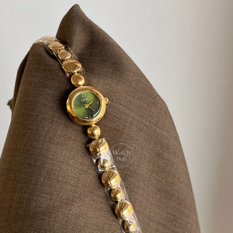 Retro Round Face Olive Green Dial Gold Bracelet Ladies Watch ...