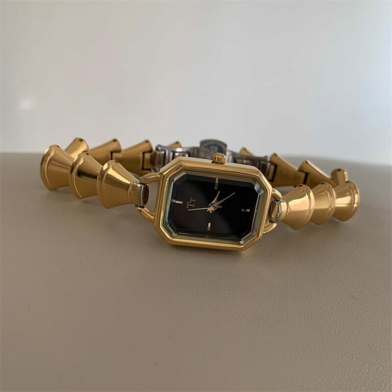 Chic Style Gold-Black Rectangle Bracelet Watch - WatchwithSun-Dainty ...