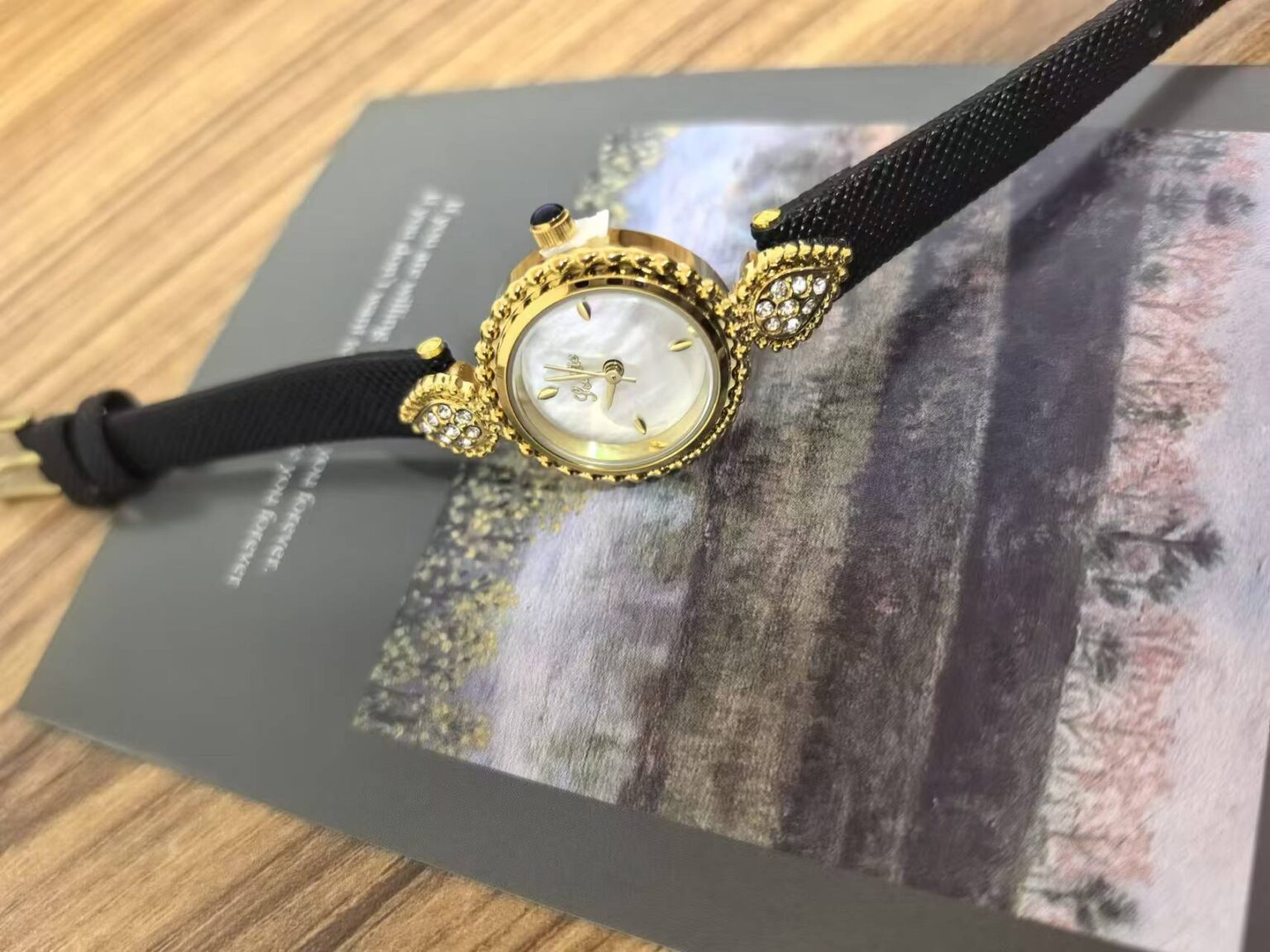 Vintage Style Mother of Pearl Face Leather Watch - WatchwithSun-Dainty ...
