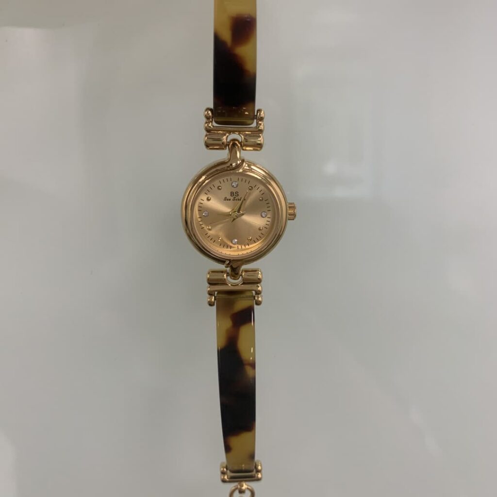 Irregular Resin Small Round Face Bracelet Watch - WatchwithSun-Dainty ...