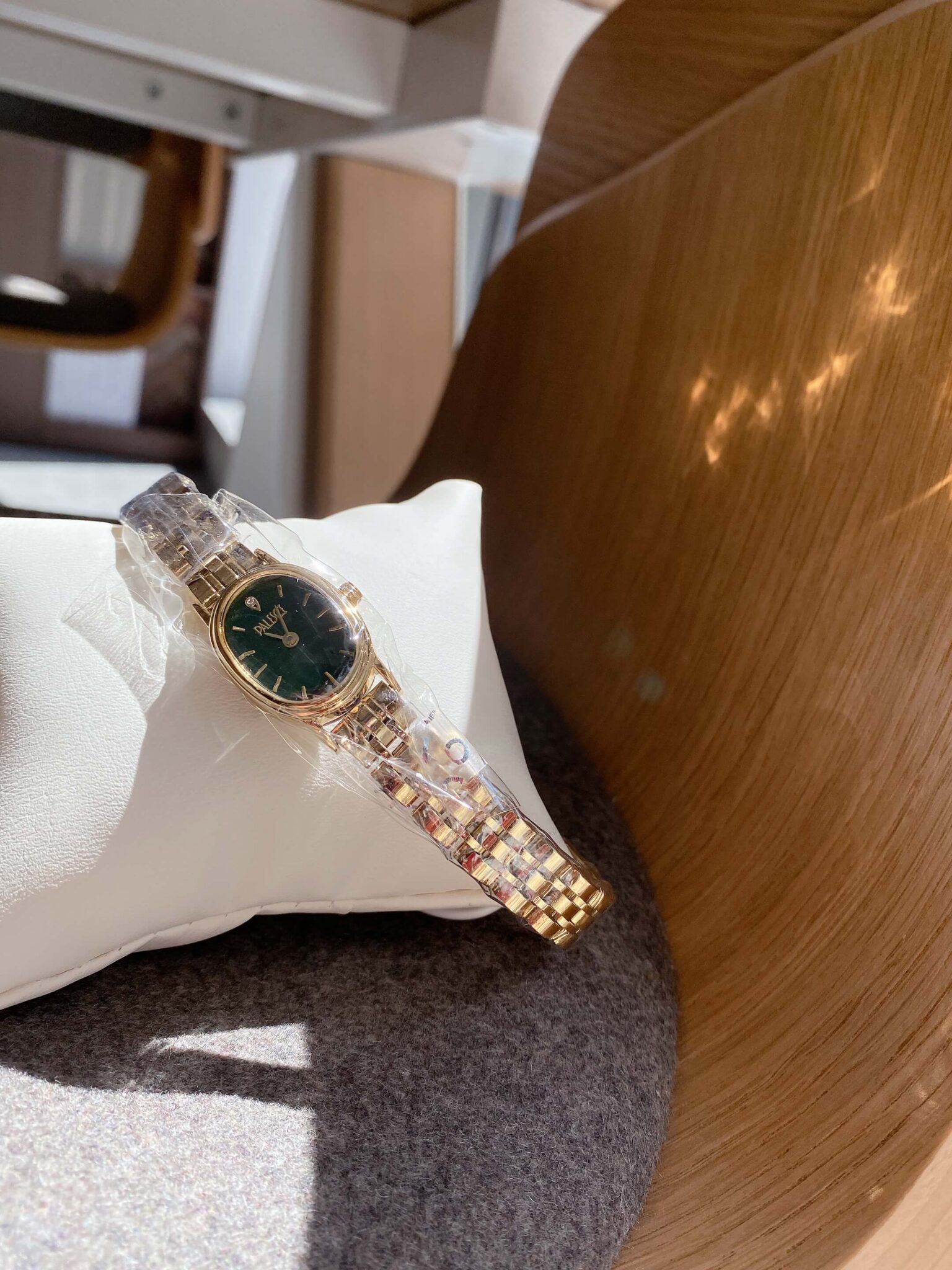 Oval Face Gold/Emerald Green Dial Bracelet Watch - WatchwithSun-Dainty ...