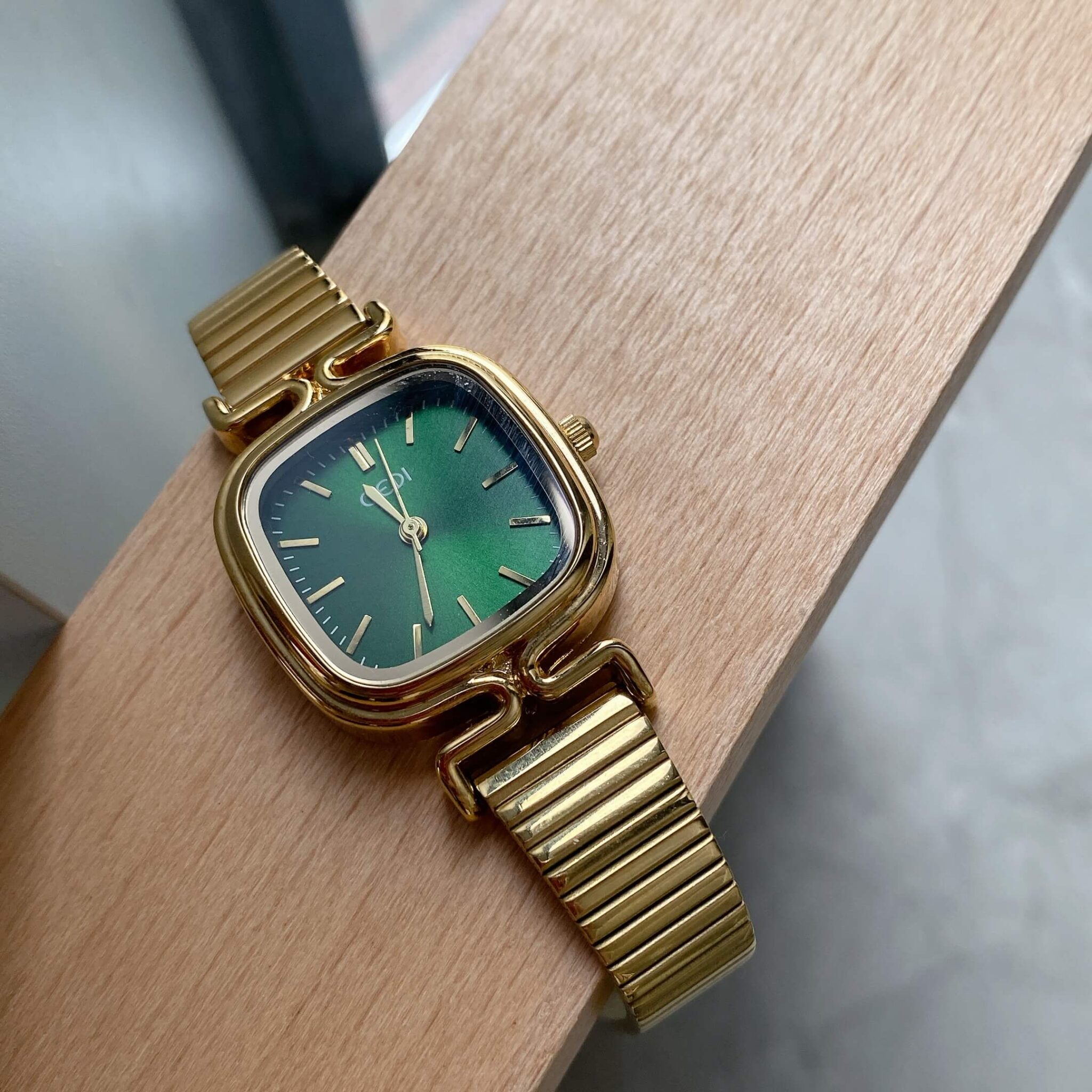 Square Face Dainty Golden Bracelet Watch - WatchwithSun-Dainty & Chic ...