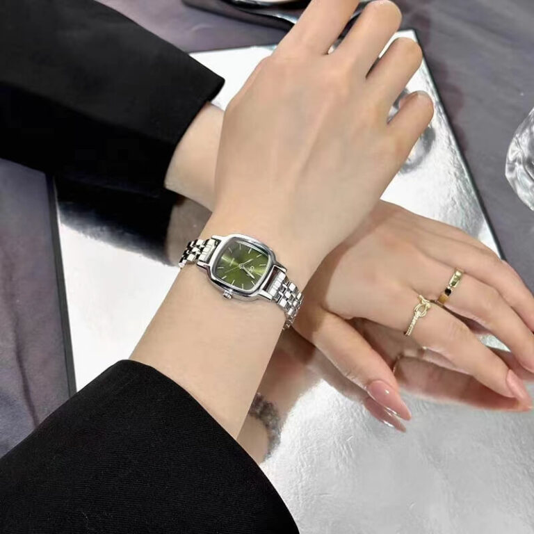 Minimalist Style Silver/Green Square Face Bracelet Wristwatch ...
