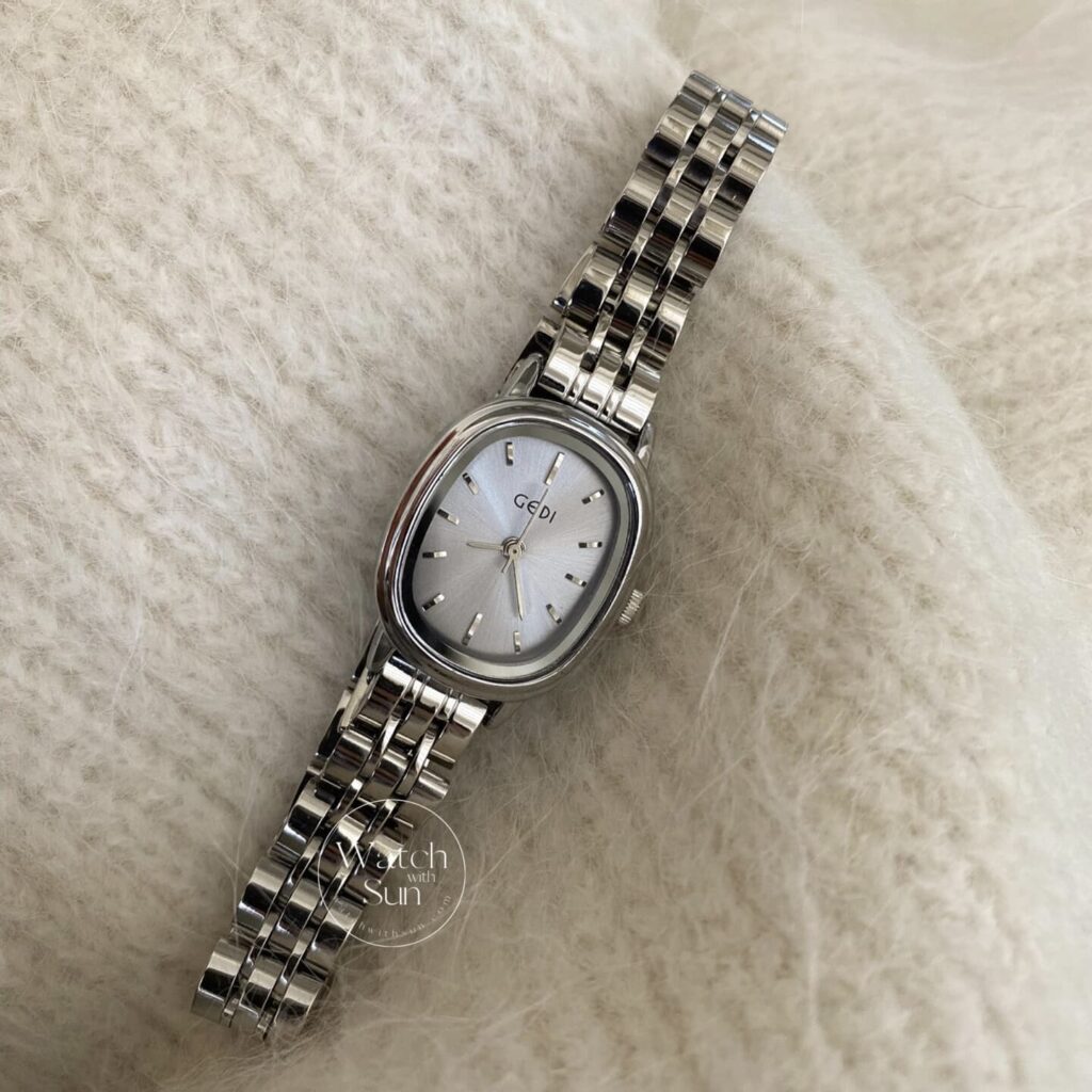 Women's Oval Dial Stainless Steel Bracelet Watch - WatchwithSun-Dainty ...
