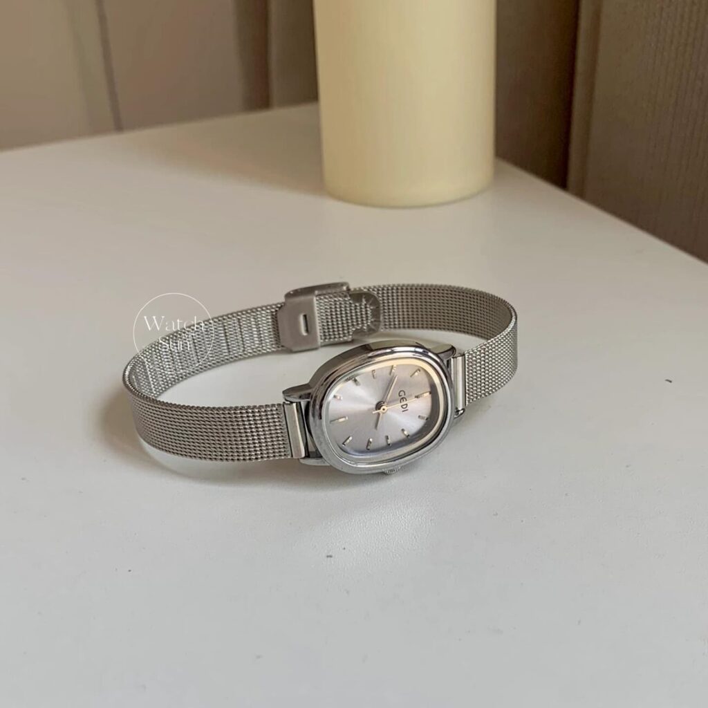 Vintage Style Silver Oval Women's Stainless Steel Watch - WatchwithSun ...