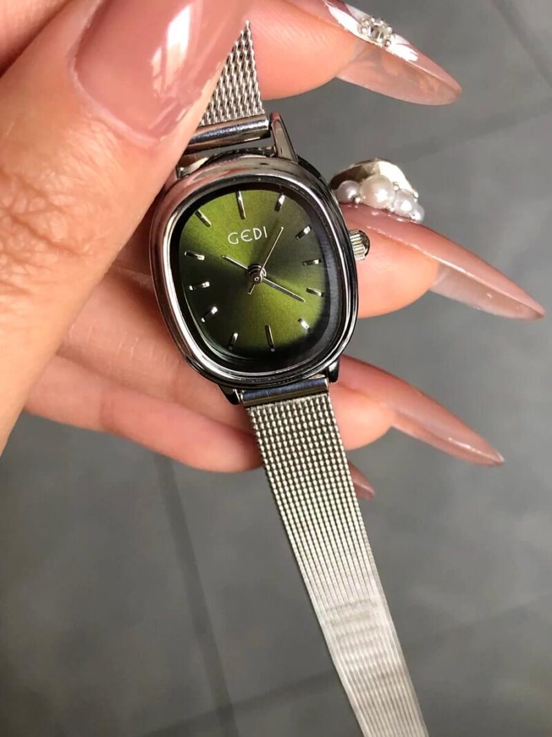 Chic Silver Oval Dial Stainless Steel Women's Watch - WatchwithSun ...