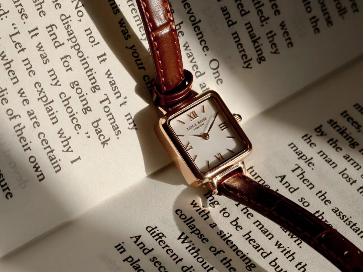 The 13 Best Minimalist Watches for Small Wrists - WatchwithSun-Dainty ...