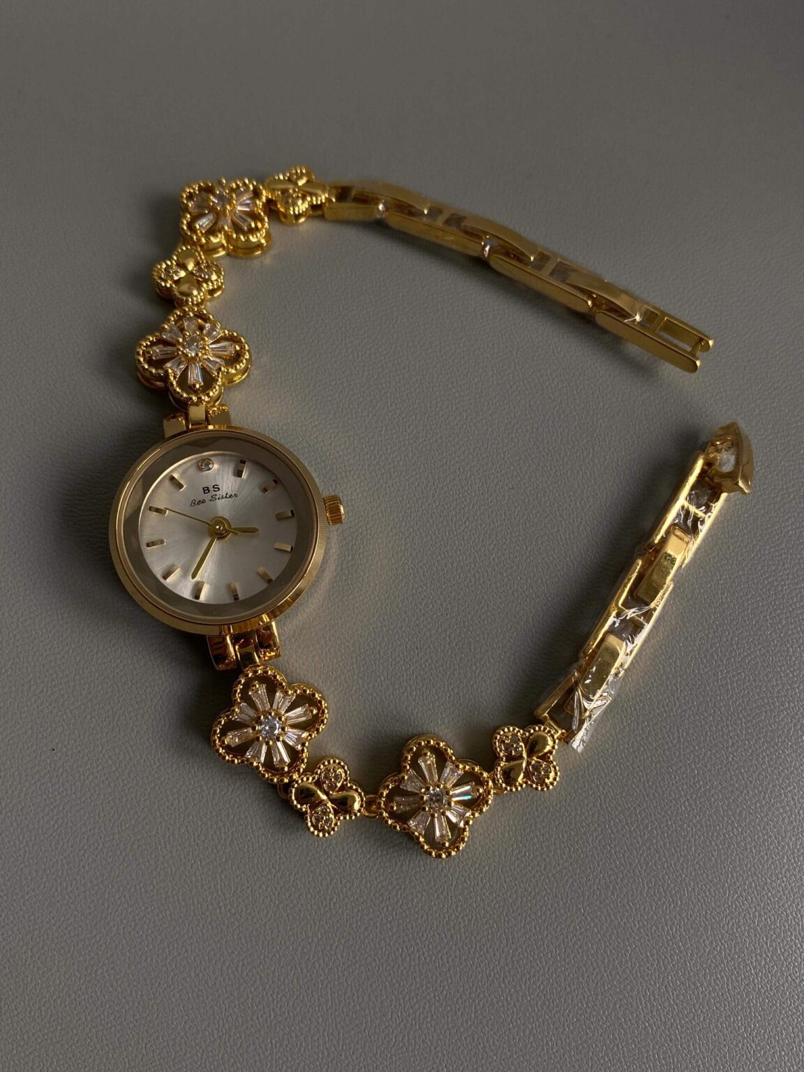 Dainty Gold/Silver Small Round Women's Watch - WatchwithSun-Dainty ...