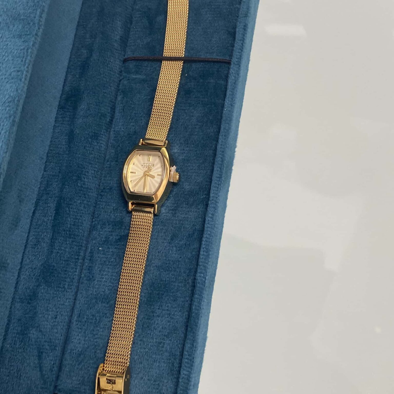 Womens Vintage Gold/Silver Small Face Mesh Watch - WatchwithSun-Dainty & Chic Watches for Women