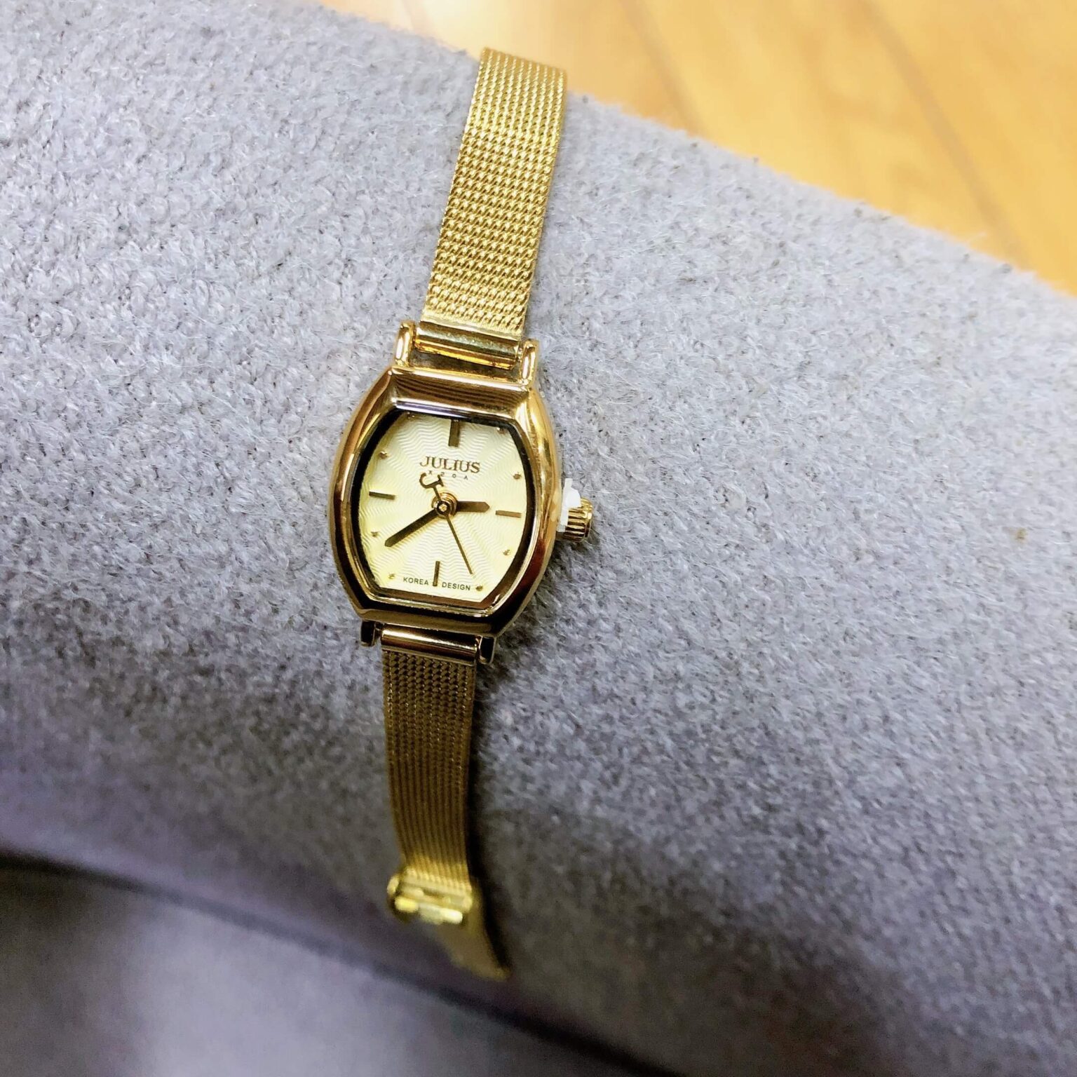 Womens Vintage Gold/Silver Small Face Mesh Watch - WatchwithSun-Dainty & Chic Watches for Women