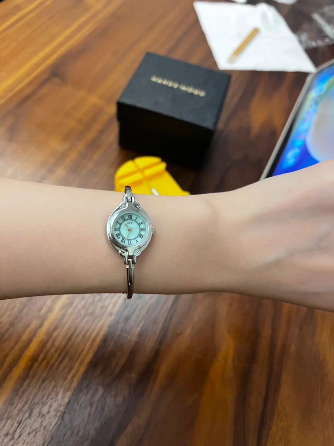 Vintage Style Gold/Silver-Blue Round Face Bracelet Watch - WatchwithSun ...