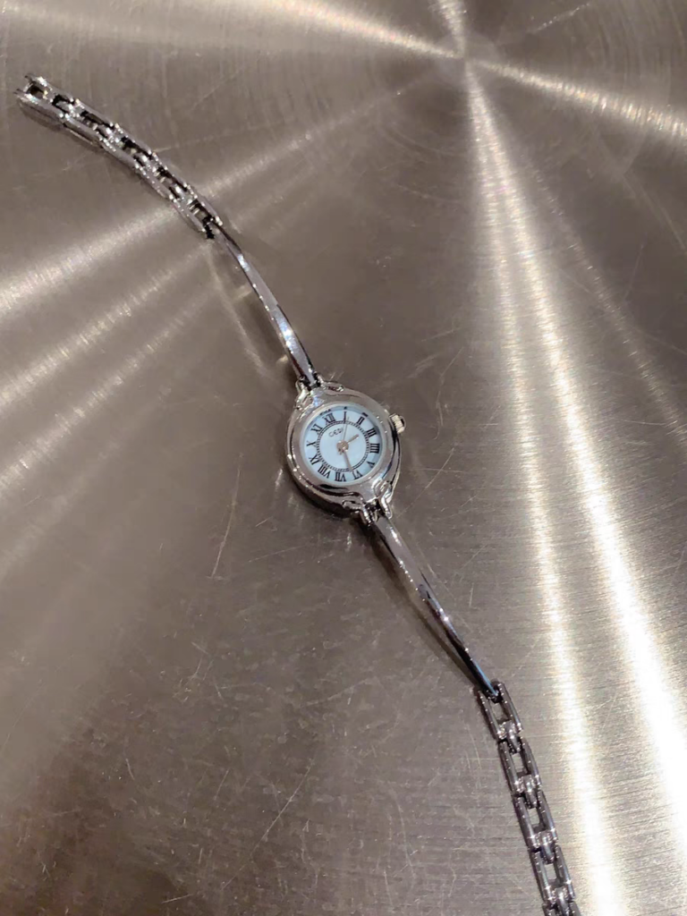 Vintage Style Gold/Silver-Blue Round Face Bracelet Watch - WatchwithSun ...