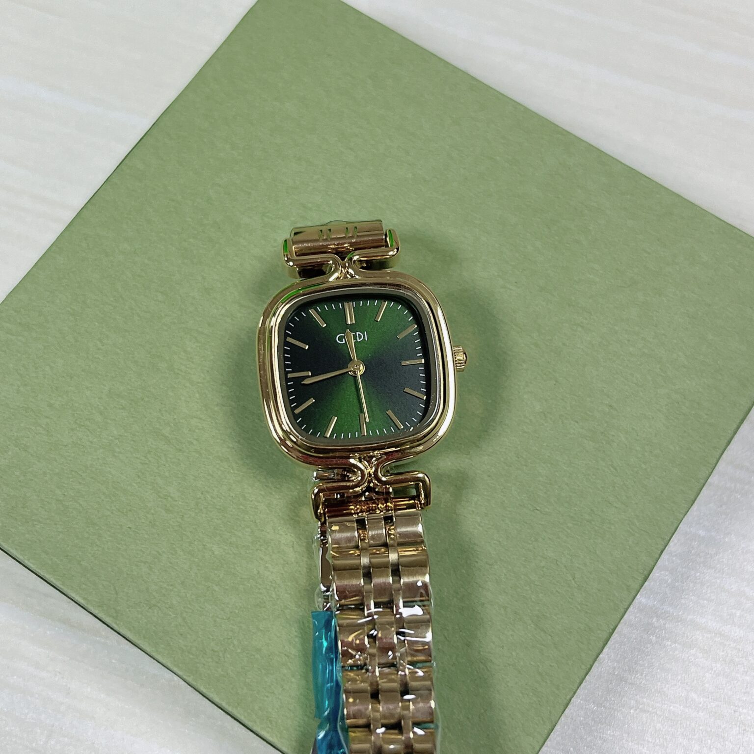 Chic Square Emerald Green Dial Bracelet Watch - WatchwithSun-Dainty ...