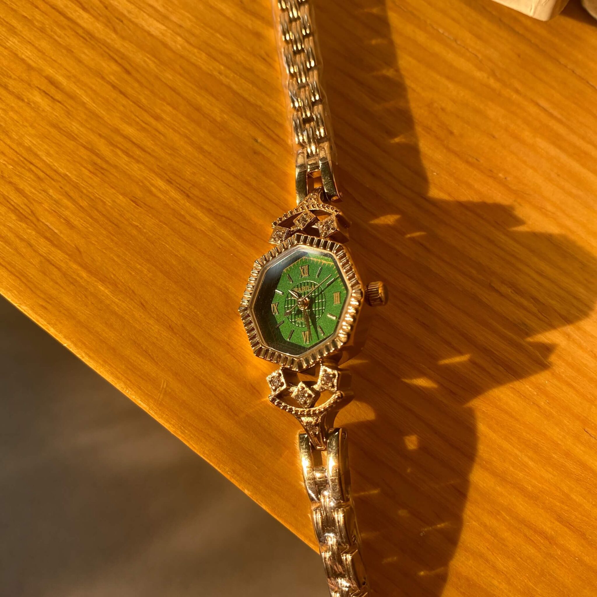 Vintage Style Emerald Green Color Dial Gold Bracelet Watch ...