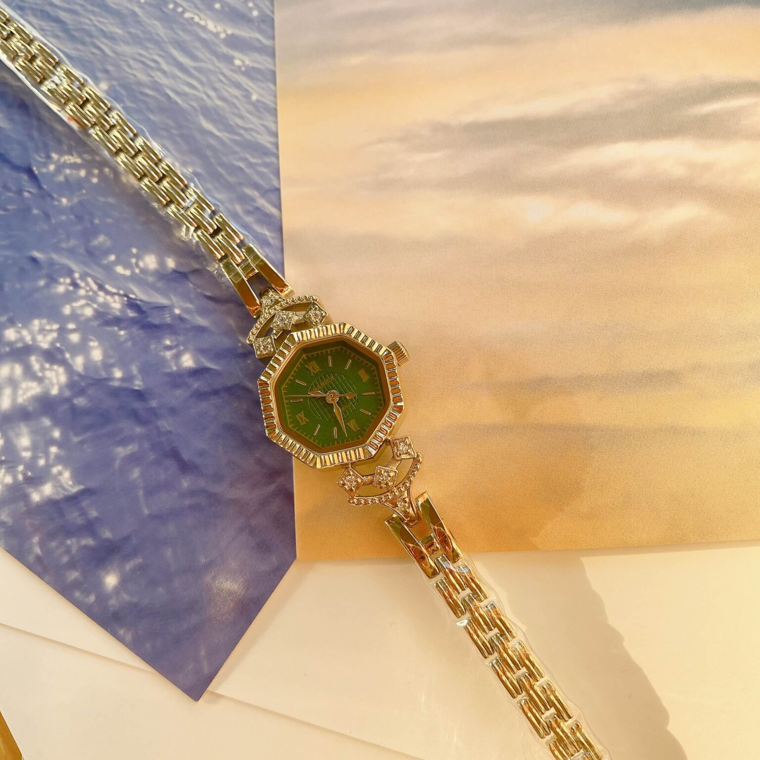Vintage Style Emerald Green Color Dial Gold Bracelet Watch ...