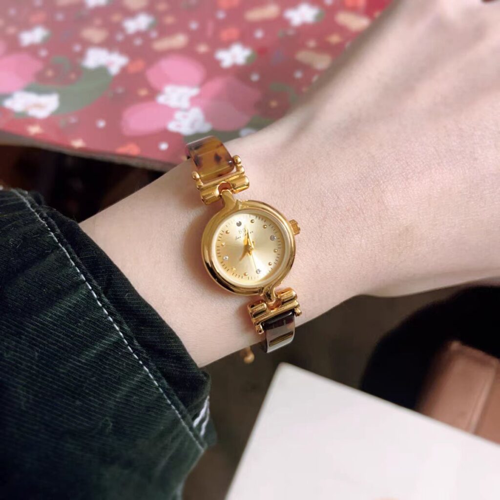 Irregular Resin Small Round Face Bracelet Watch - WatchwithSun-Dainty ...