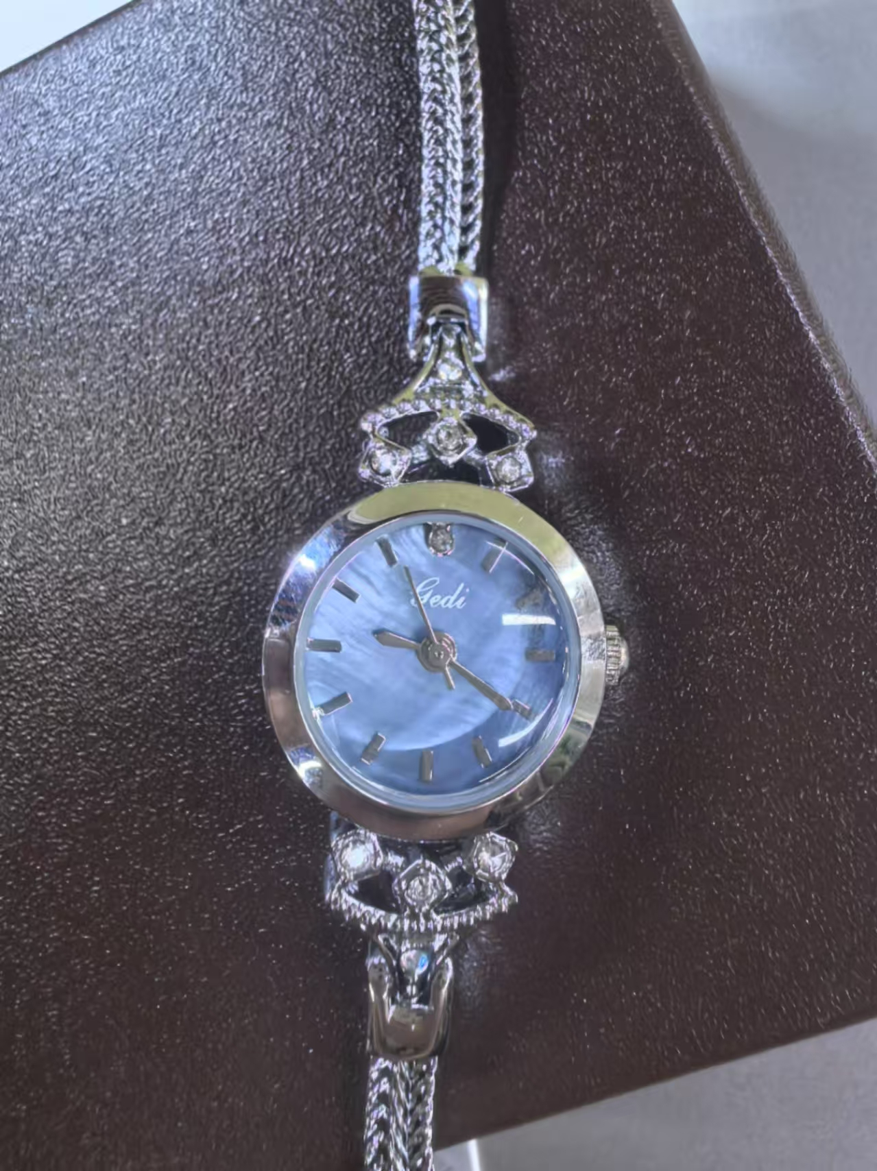 Chic Round Small Face Thin Bracelet Watch - WatchwithSun-Dainty & Chic ...