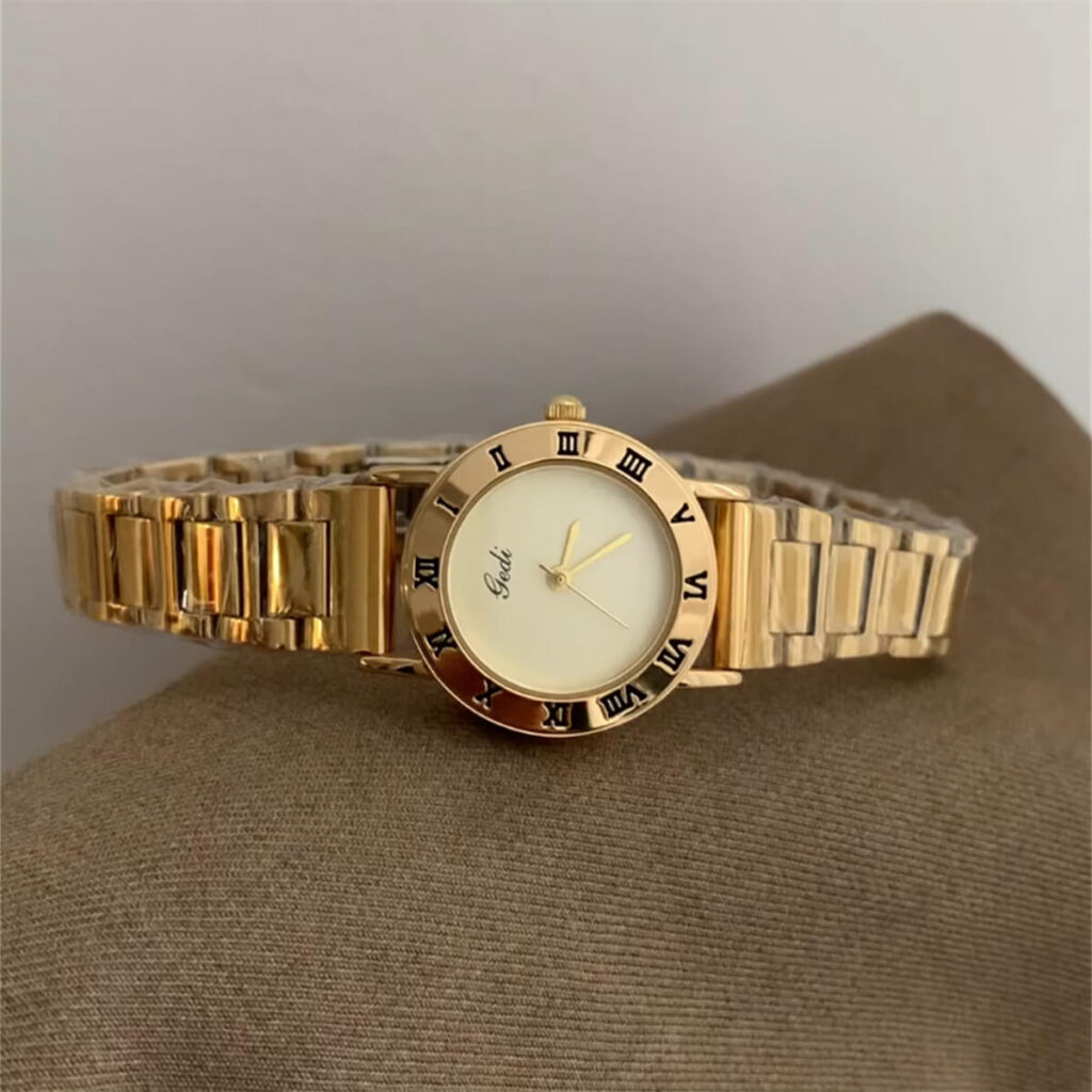 Vintage Style Round Face Gold Bracelet Watch - WatchwithSun-Dainty ...