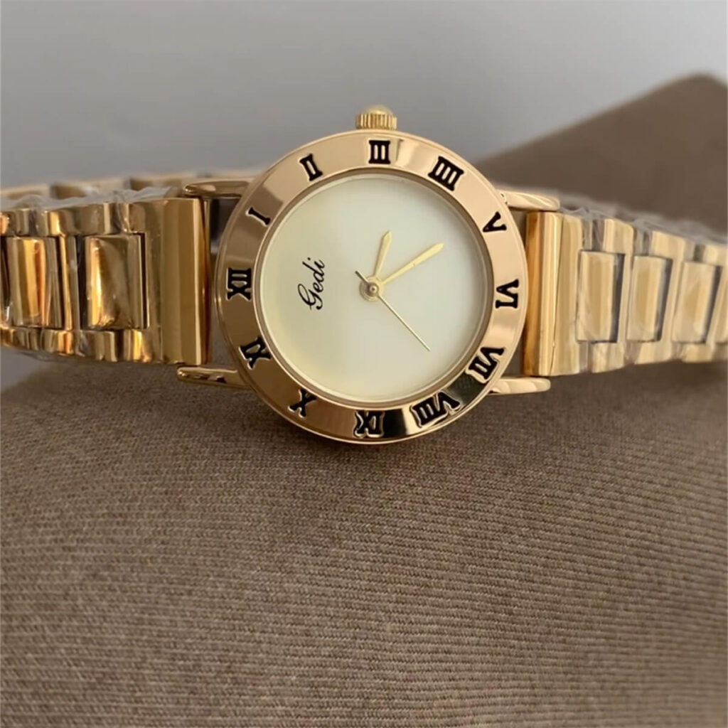 Vintage Style Round Face Gold Bracelet Watch - WatchwithSun-Dainty ...