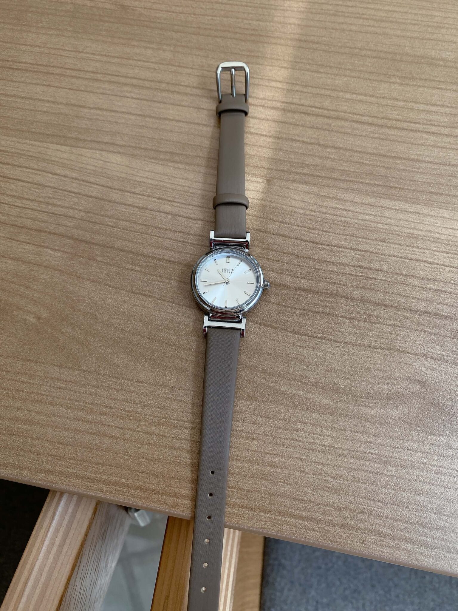 Vintage Style Black/Brown/White Leather Round Face Watch - WatchwithSun ...
