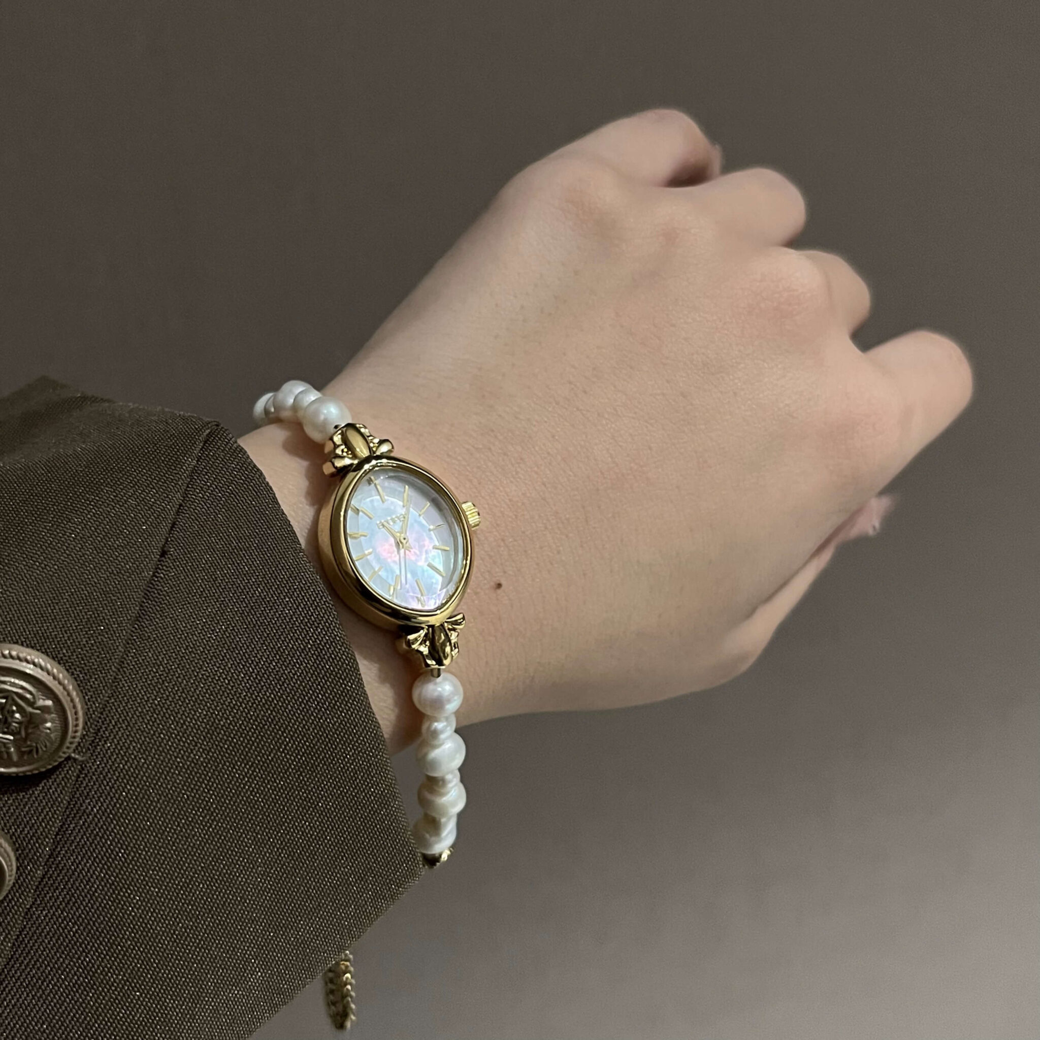 Vintage Small Oval Freshwater Pearl Bracelet Watch - WatchwithSun ...