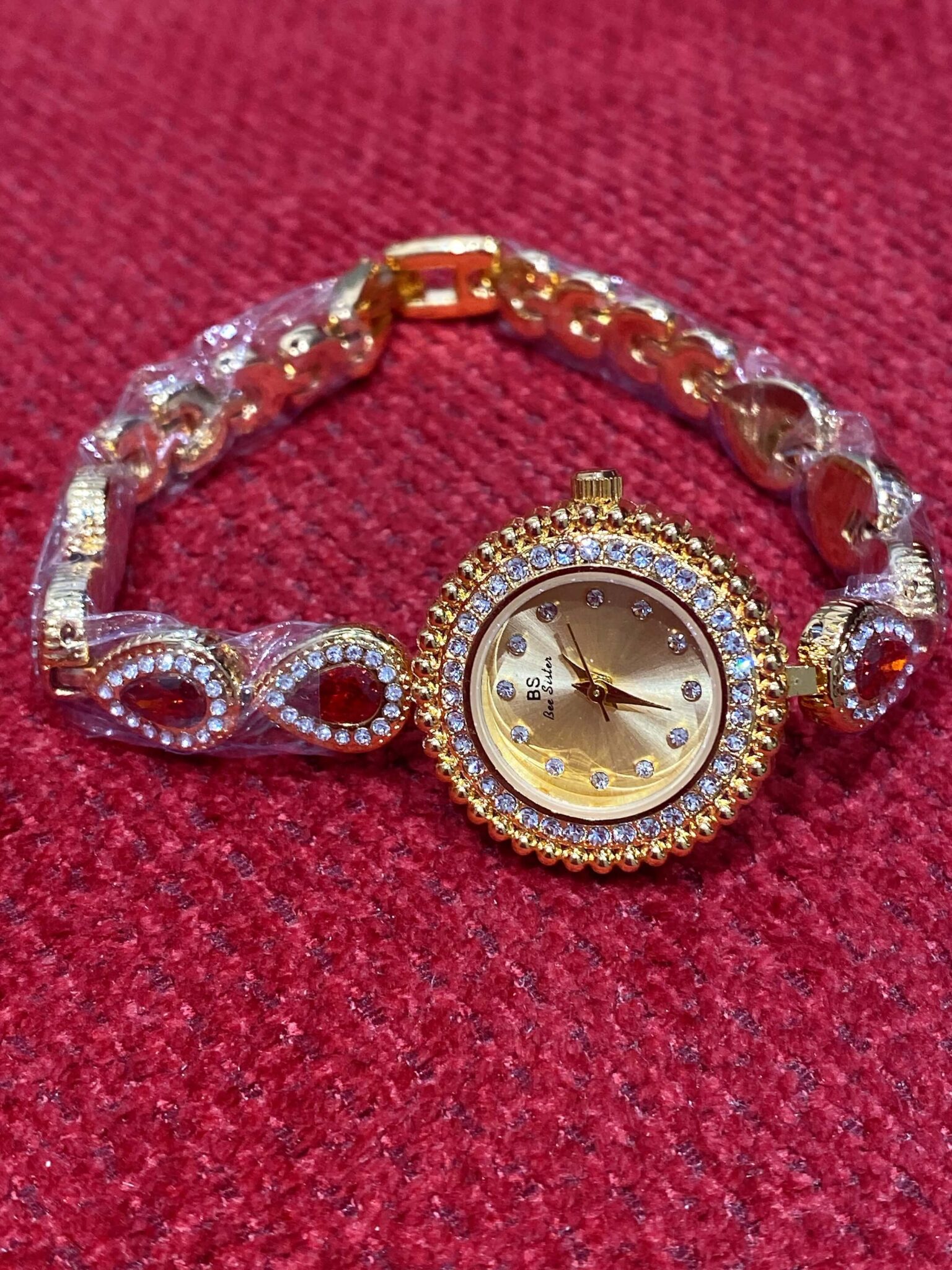 Vintage Style Red Zircon Round Face Watch For Ladies - WatchwithSun ...