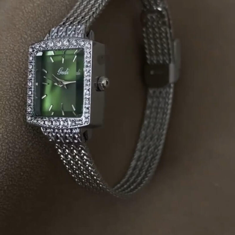 Chic Emerald Green Color Face Bracelet Watch - Chic Watches with ...
