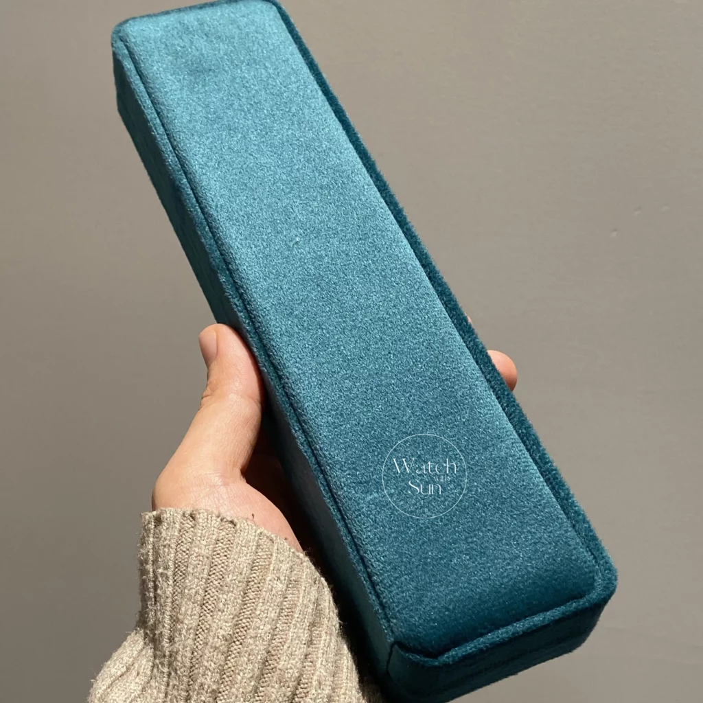 Vintage Emerald Green Velvet Watch Gift Box - WatchwithSun-Dainty ...