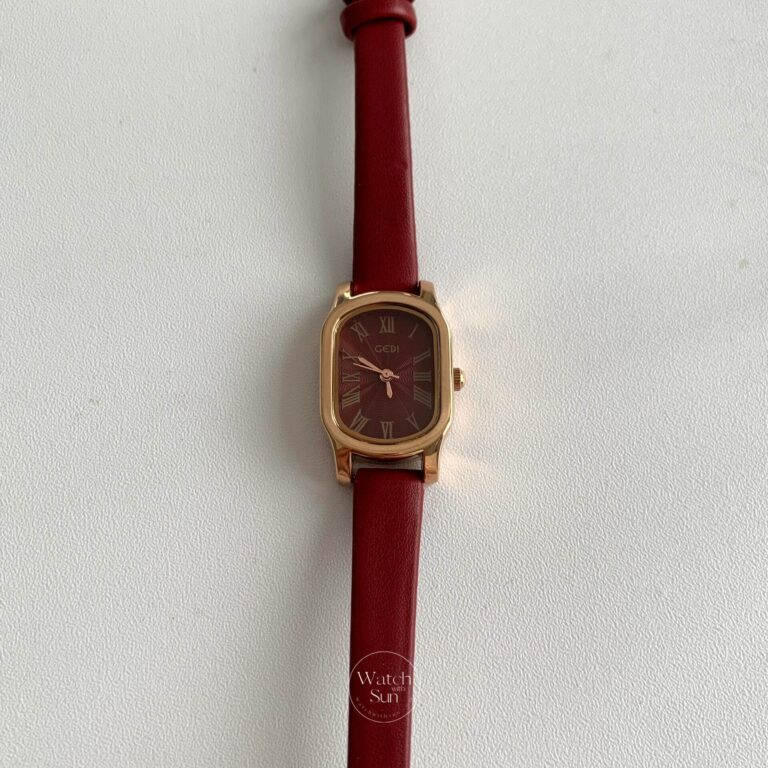 Minimalist Oval Face Red Leather Women‘s Watch - WatchwithSun-Dainty ...